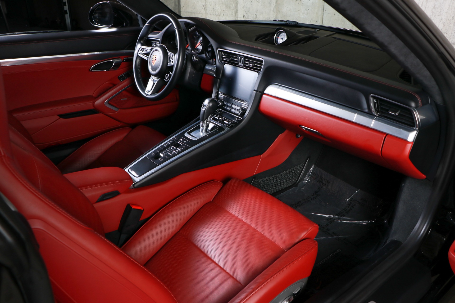 Porsche 991 Red Interior