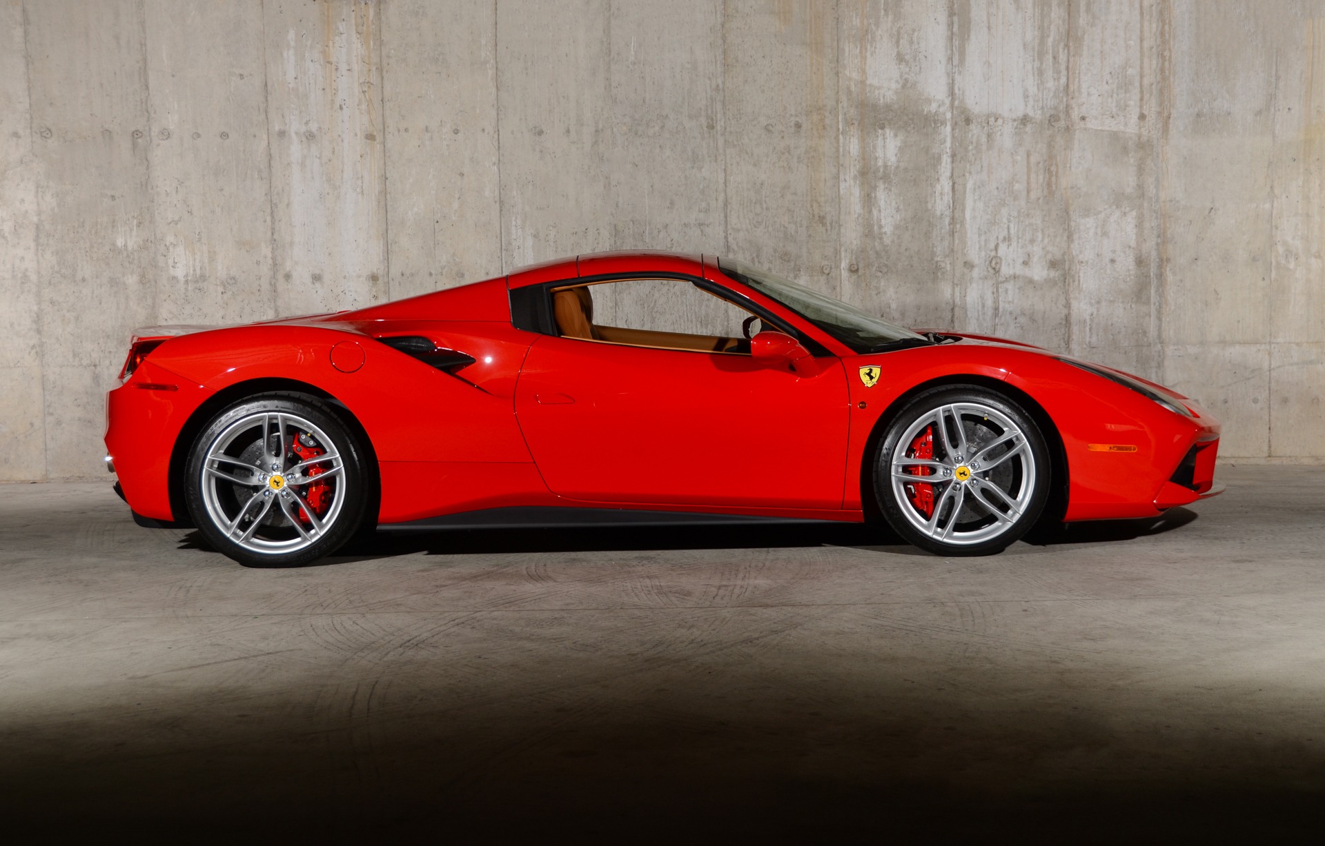 2016 Ferrari 488 Spider Car Review: 2016 Ferrari 488 Spider Run