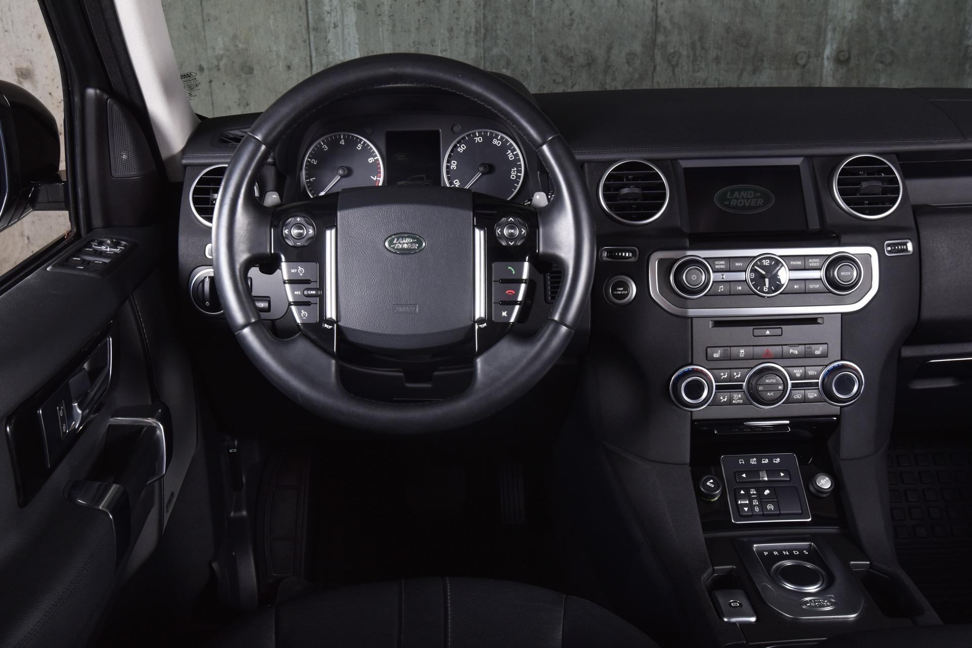 Land Rover Discovery 4 Interior Black
